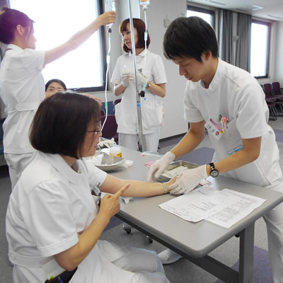 %e6%96%b0%e4%ba%ba%e7%a0%94%e4%bf%ae%e3%83%97%e3%83%ad%ef%bc%91 | 看護部